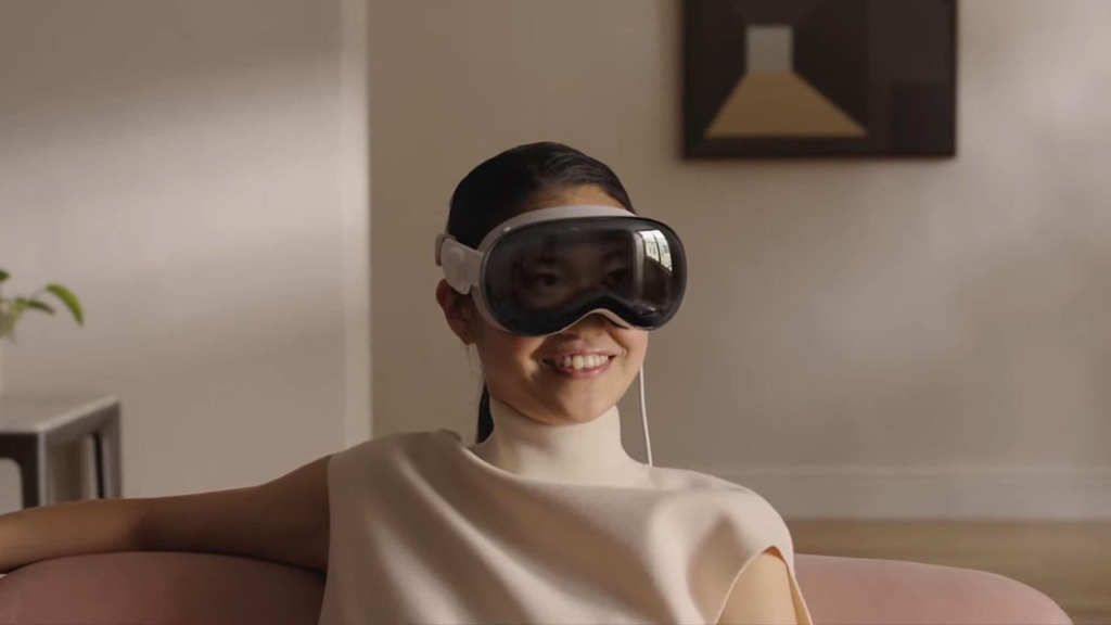 Apple 据传已经大幅缩减了最新混合现实头戴装置 Vision Pro 的首年产量目标 - 掘金咖